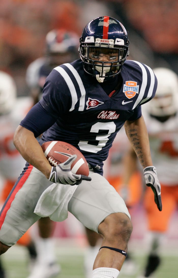 An 86-Yard Sprint to Glory: Shay Hodge's Profound Impact on Ole Miss ...