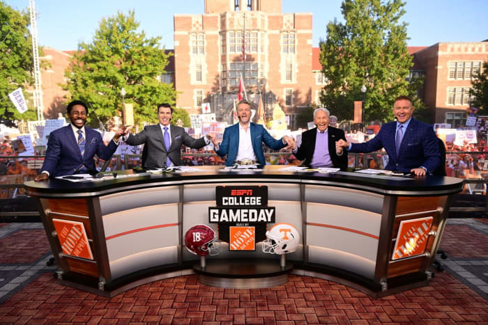 College Gameday Crew Makes Their Picks For No 24 Clemson At South