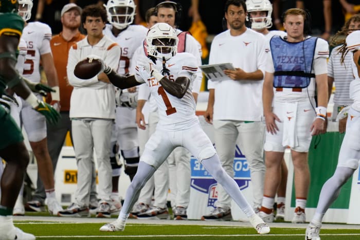 WATCH: Texas Longhorns QB Quinn Ewers Dimes Xavier Worthy on TD vs ...