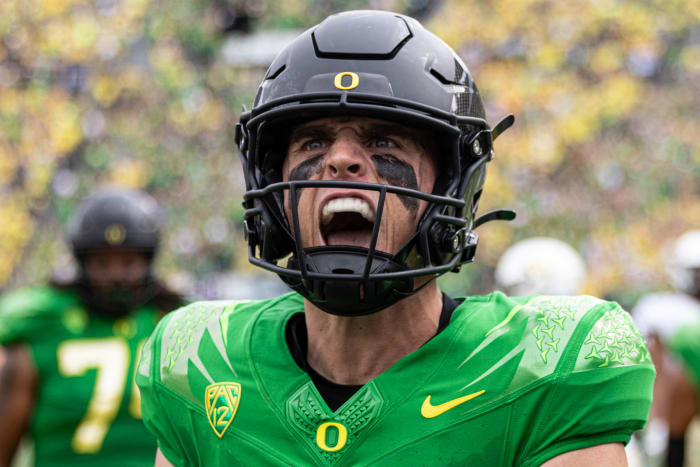 Oregon Football: No. 10 Oregon Ducks Throttle No. 19 Colorado Buffaloes ...