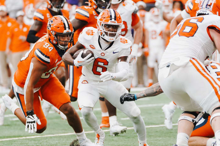 Watch: Tyler Brown makes a highlight-reel catch for a touchdown ...