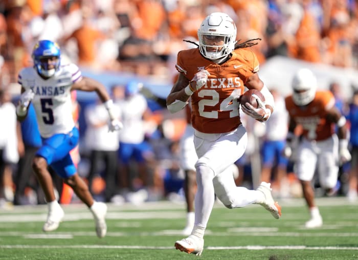 Texas Longhorns WATCH: Jonathon Brooks 73-Yard Catch Sets Him Up For TD ...
