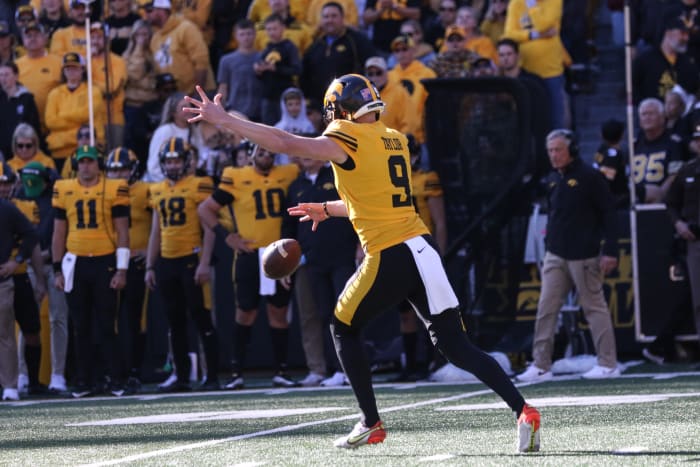 Tory Taylor Continues Adding to Legend - Sports Illustrated Iowa ...