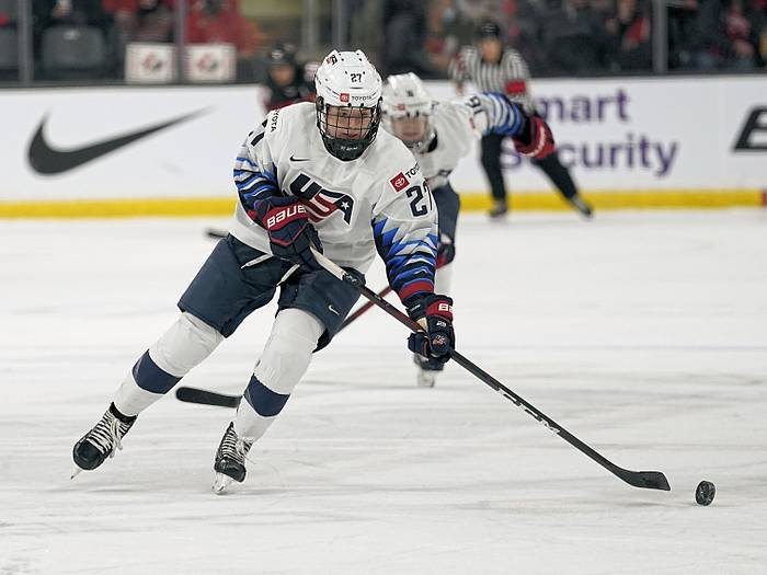 Player Spotlight Britta Curl: The Multi-Talented Captain of Wisconsin ...