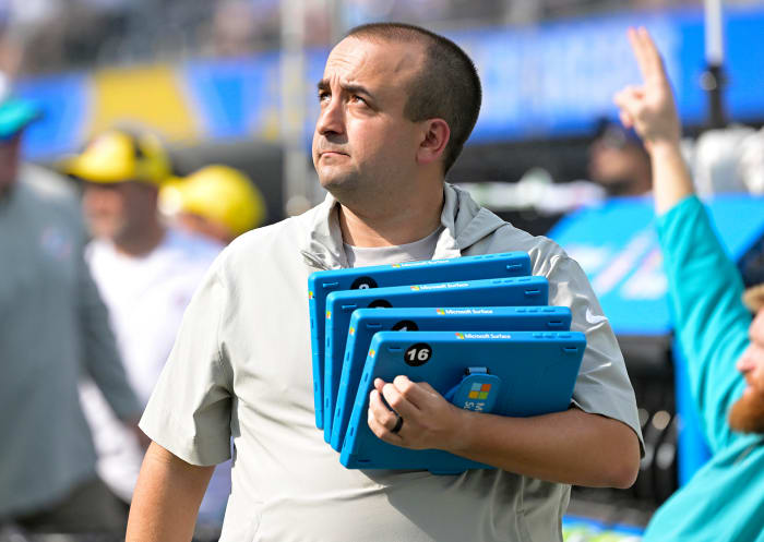 How an NFL Sideline Works: A Behind-the-Scenes Look at the Dolphins ...