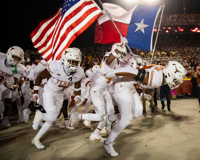 Texas Longhorns RB CJ Baxter Impresses As Jonathon Brooks Replacement ...