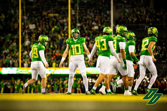 Oregon Football: Why Dan Lanning Thinks Oregon QB Bo Nix Should Win the Heisman Trophy - Sports ...