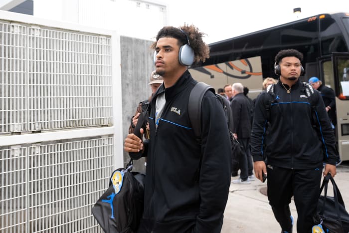 Oregon Football: Former 5-Star Oregon QB Commit Dante Moore to Enter ...