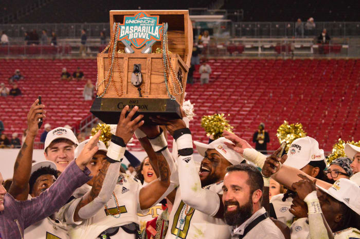Take a Look: Photos From Georgia Tech's Bowl Win vs UCF - Sports Illustrated Georgia Tech Yellow ...