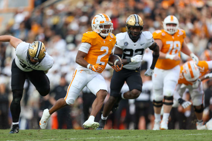 Jabari Small Leaves Heartfelt Note To Tennessee Football - Sports ...