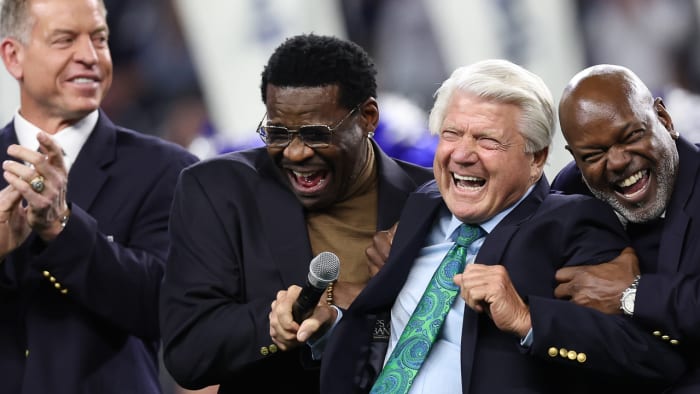 Pair of former Razorbacks: Jones puts Johnson in Dallas Cowboys' Ring ...