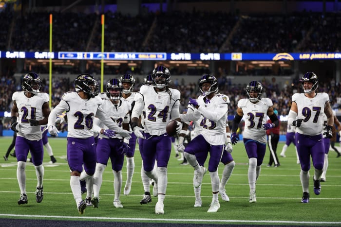 Baltimore Ravens' Jadeveon Clowney 'Happy' At End Of Season For First ...