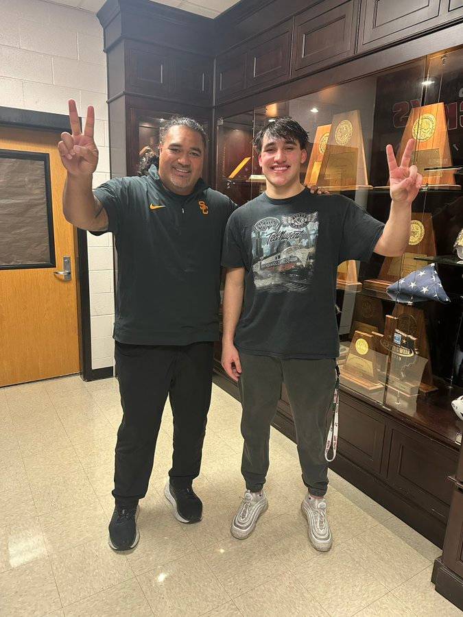 USC Football: Where does USC Stand in the Recruitment of 2025 DL Gus ...