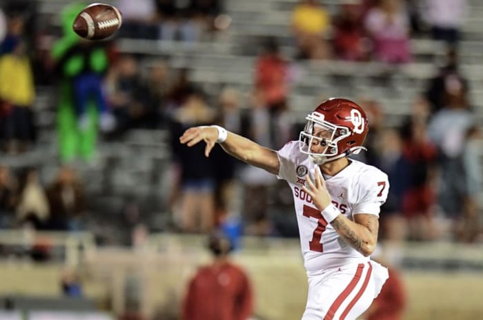 Report: Oklahoma Sooners QB Spencer Rattler to be First Major College ...