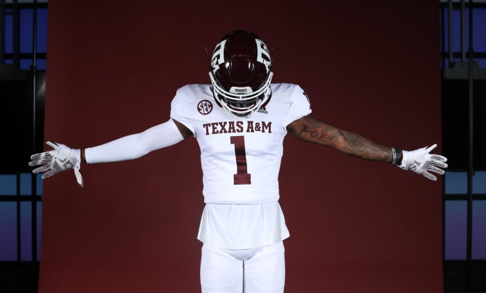 Elite WR Evan Stewart Officially Signs With Texas A&M Aggies - Sports ...