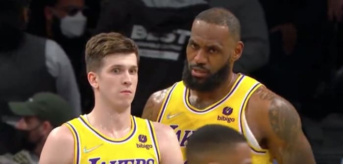 Hilarious video of LeBron James confusing Austin Reaves with strategy ...