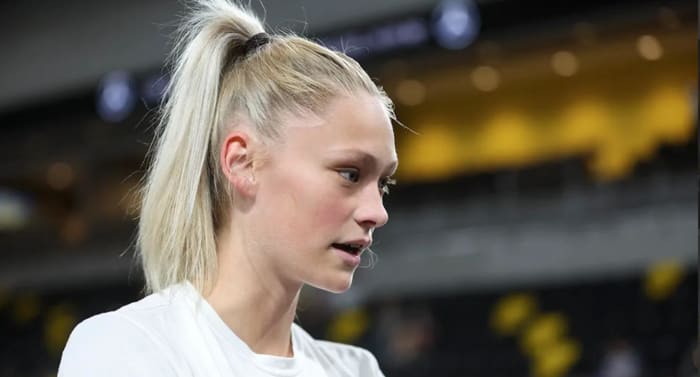 HN TV: Iowa Volleyball Media Day - Sports Illustrated Iowa Hawkeyes ...