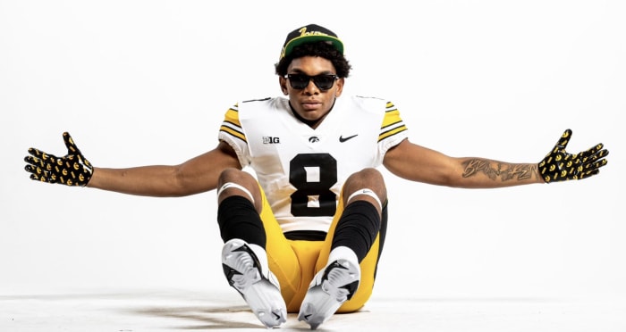 Kamari Moulton Commits to Iowa Football - Sports Illustrated Iowa Hawkeyes News, Analysis and More