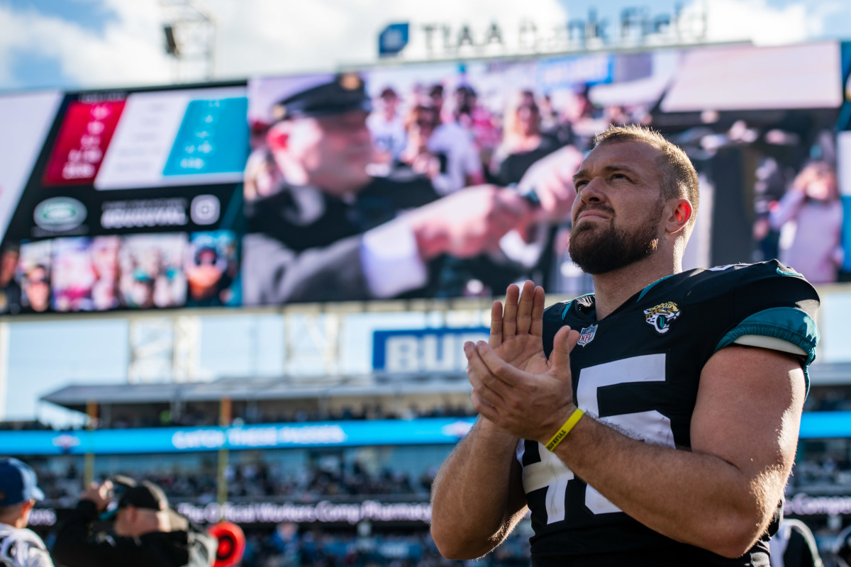 Jaguars' long snapper Matt Overton reacts to the retirement of former ...