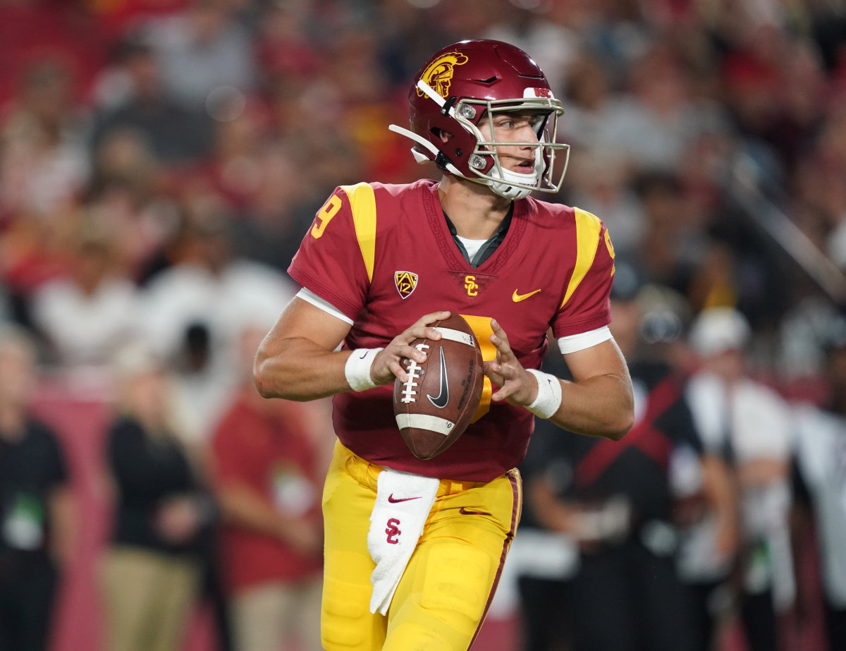 USC QB Kedon Slovis clears concussion protocol, will start versus Notre ...