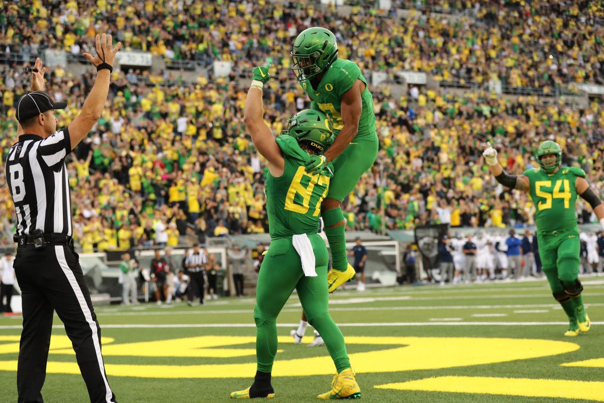 3 Takeaways from Oregon's Blowout Victory over Nevada - Sports ...