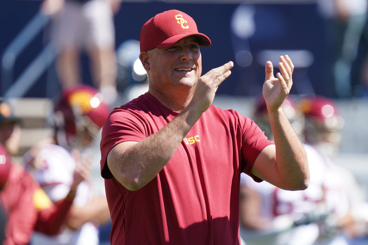 Clay Helton: Graham Harrell 'is making all the calls' for USC - Sports ...