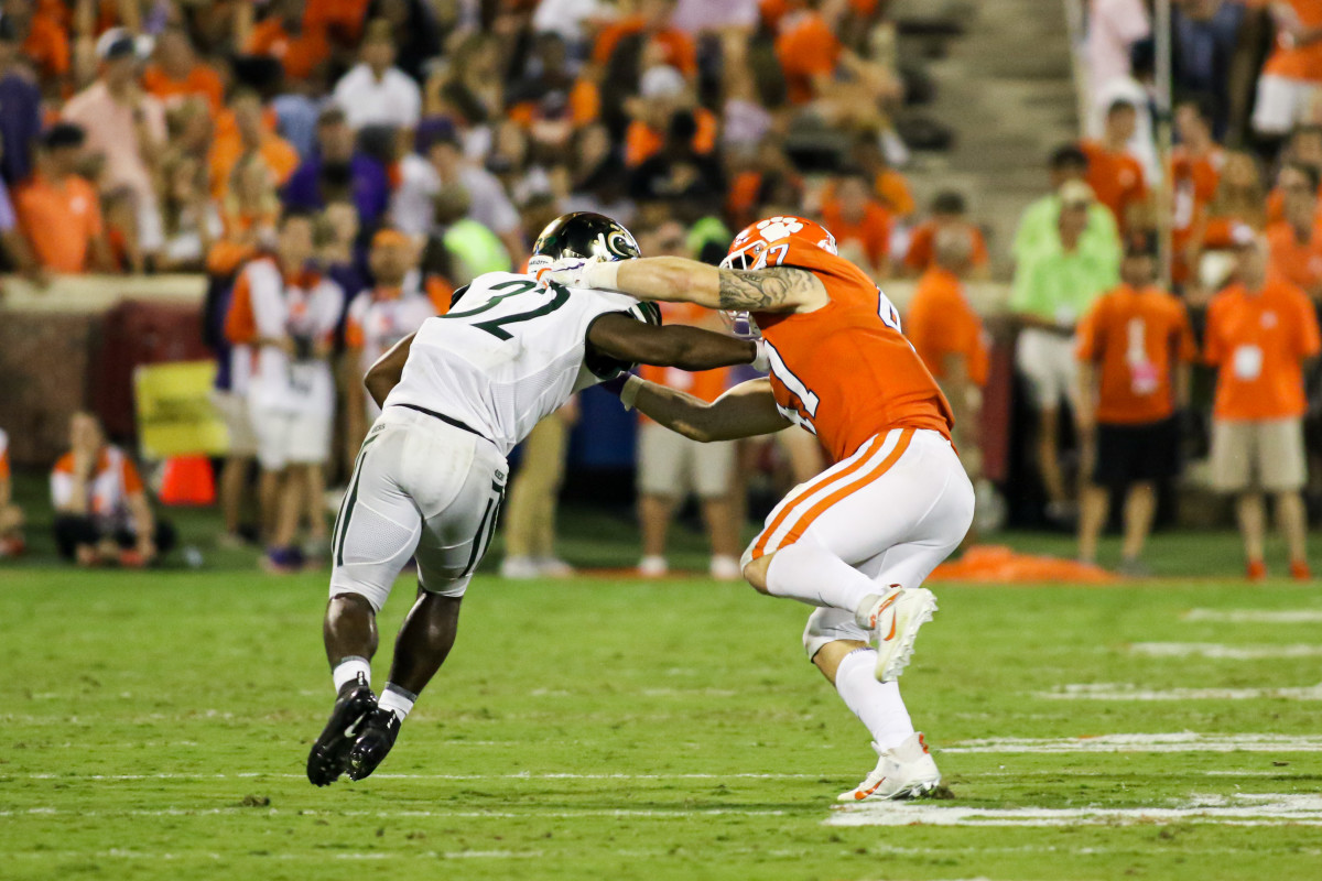 Look: Clemson v. Charlotte Photo Gallery: Defense - Sports Illustrated ...
