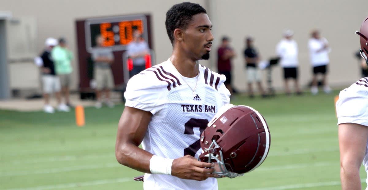 Aggies CB Blades leaves game with shoulder injury - Sports Illustrated ...