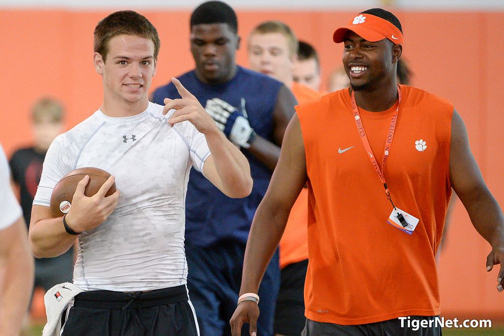 BREAKING: West Virginia names Xavier Dye as new wide receivers coach ...