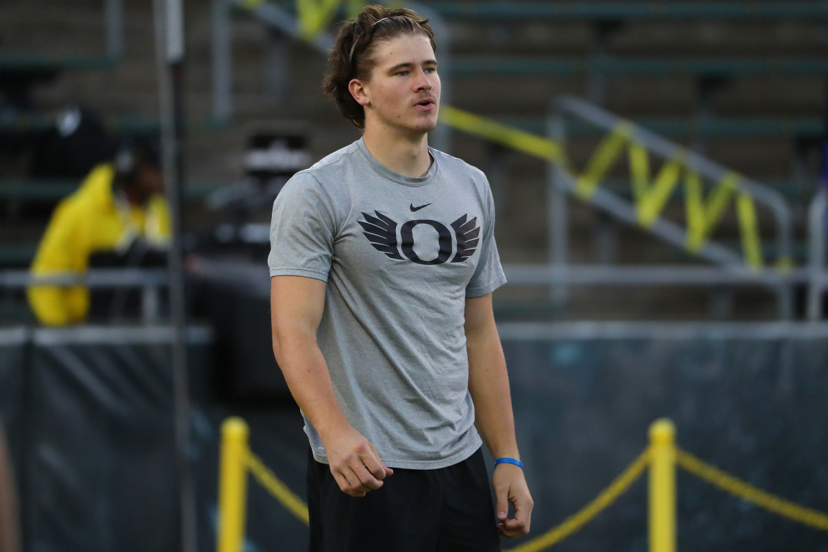 Justin Herbert Named a Finalist for Campbell Award for Academics ...