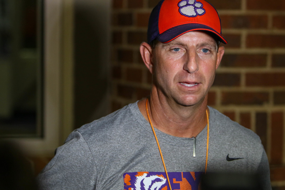 Swinney Hoping for No Boos This Week - Sports Illustrated Clemson ...
