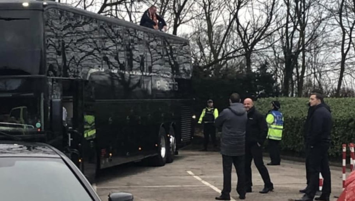 Arsenal Delayed for FA Cup Game Against Blackpool After Home Fan Climbs ...