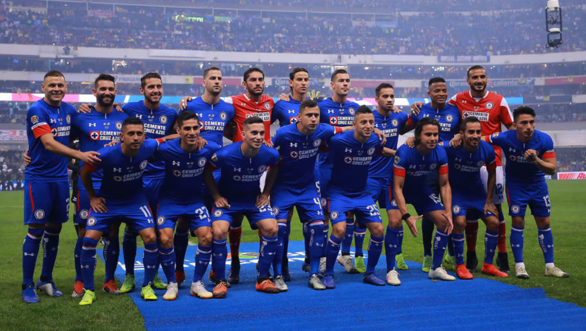 Cruz Azul cambia de indumentaria, cambian publicidad en La Noria ...