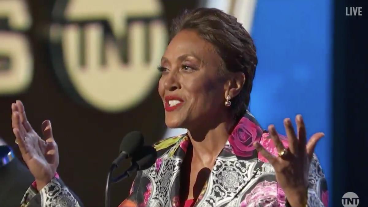 Robin Roberts: GMA anchor's inspiring speech for Sager Strong award ...