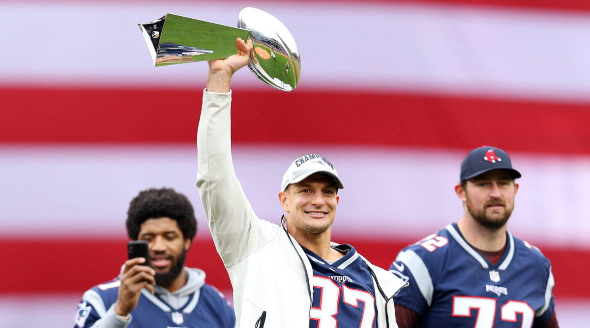 Gronkowski doesn't see return from retirement in 'foreseeable future ...