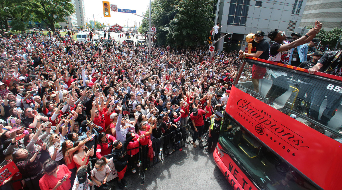 Raptors parade: Parents find child when crowd chants 'We found Landon ...
