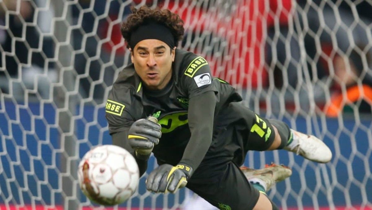 Guillermo Ochoa ganó premio al jugador del mes del Standard Liege ...