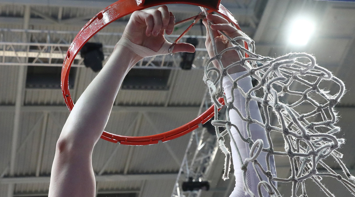 Arkansas high school game spins out of control over net cutting ...