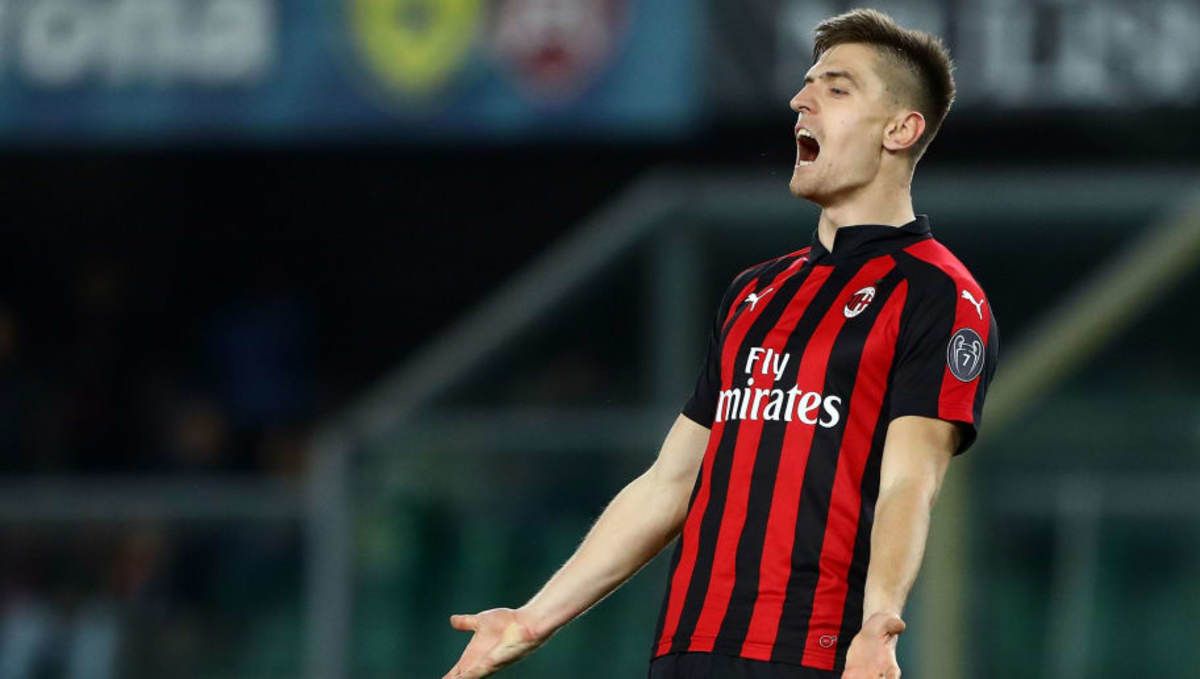 Milan's Krzysztof Piatek Reveals He Supported Arsenal as a Boy & Names ...