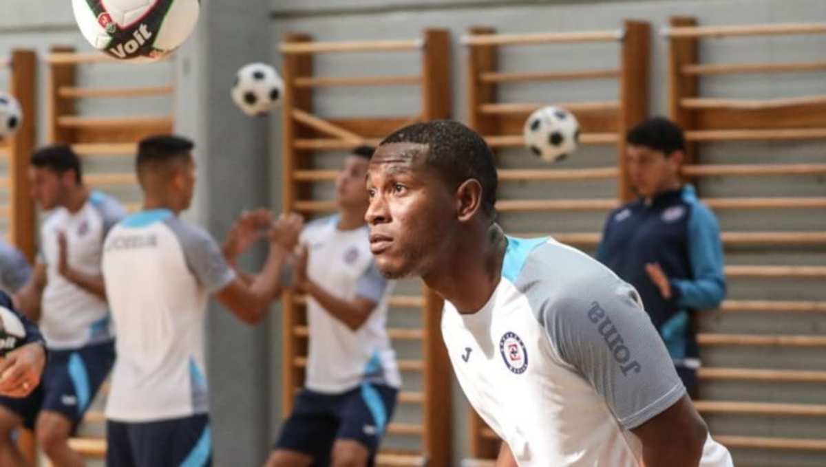 Brayan Angulo podría debutar este sábado con Cruz Azul - Sports Illustrated