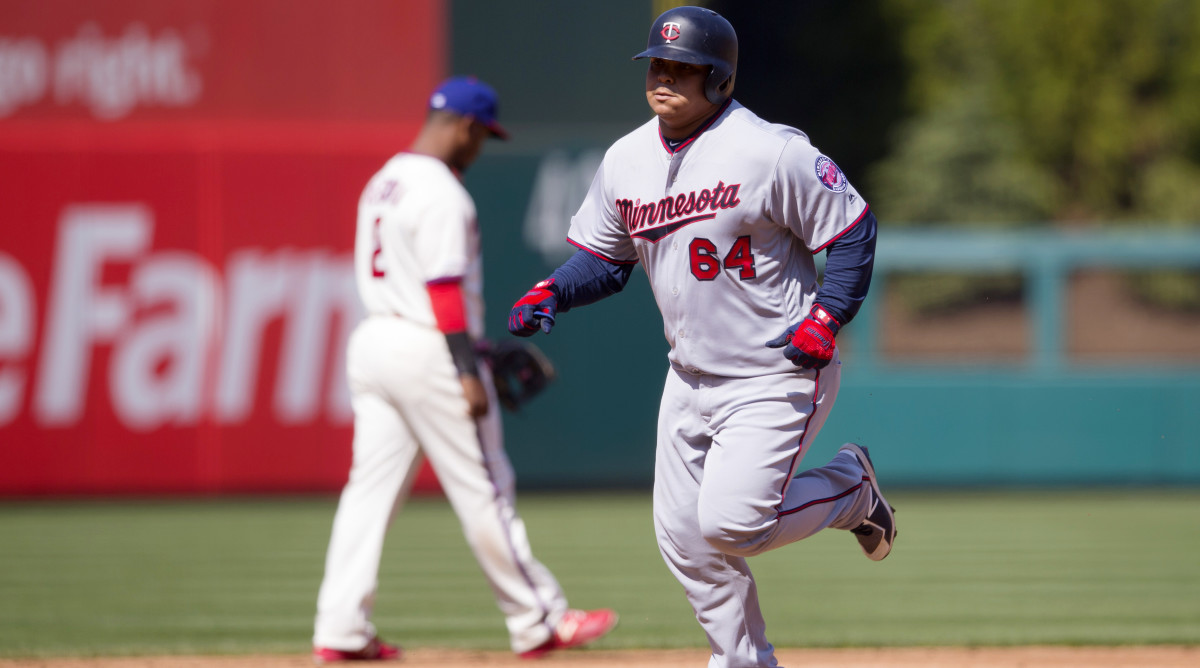 Willians Astudillo walked in Twins-Phillies game - Sports Illustrated