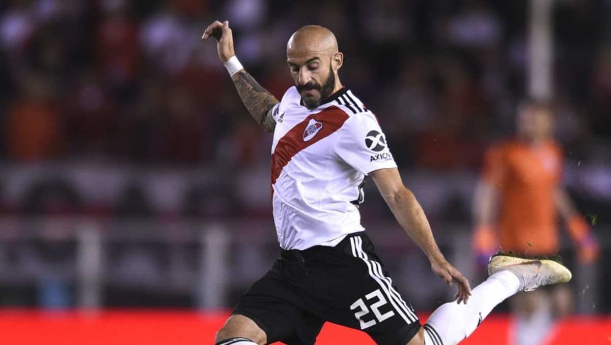 La cábala jamás vista de Javier Pinola en cada partido de River como ...