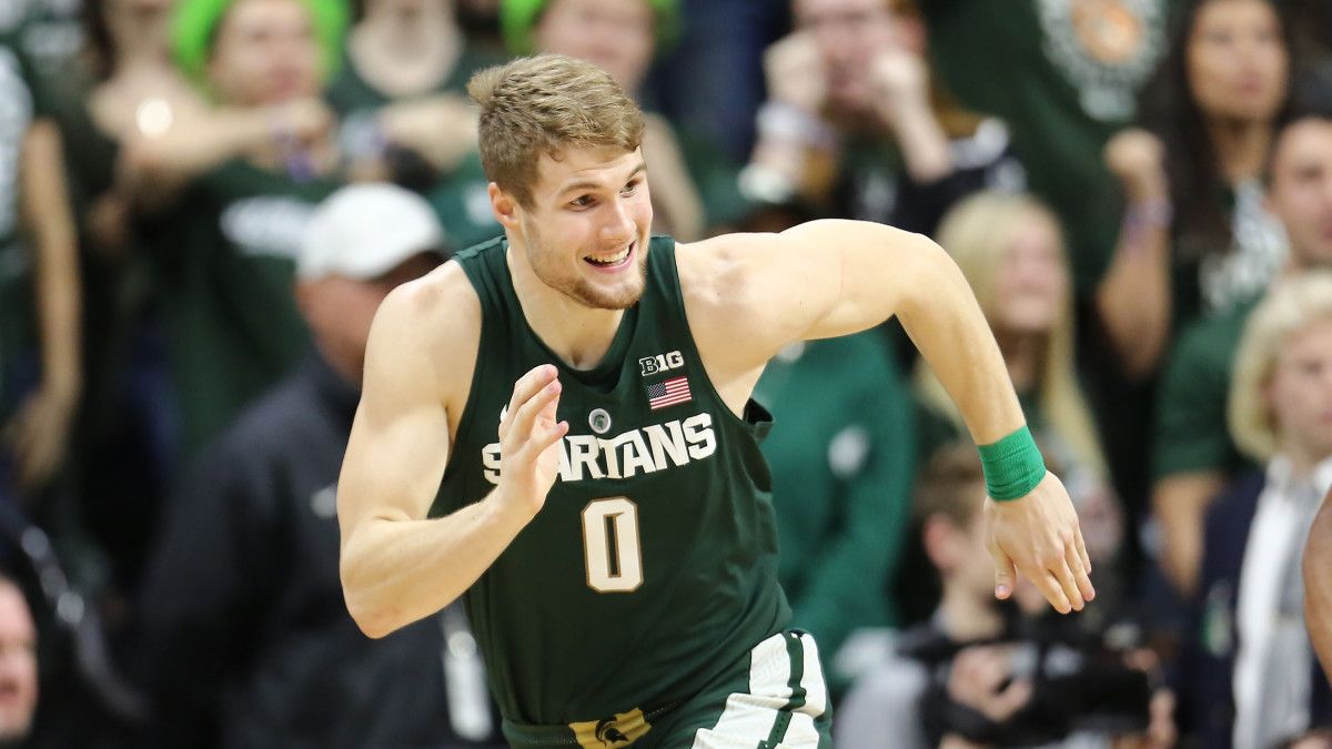 Kyle Ahrens injury updates: MSU F suffers gruesome injury vs Michigan ...