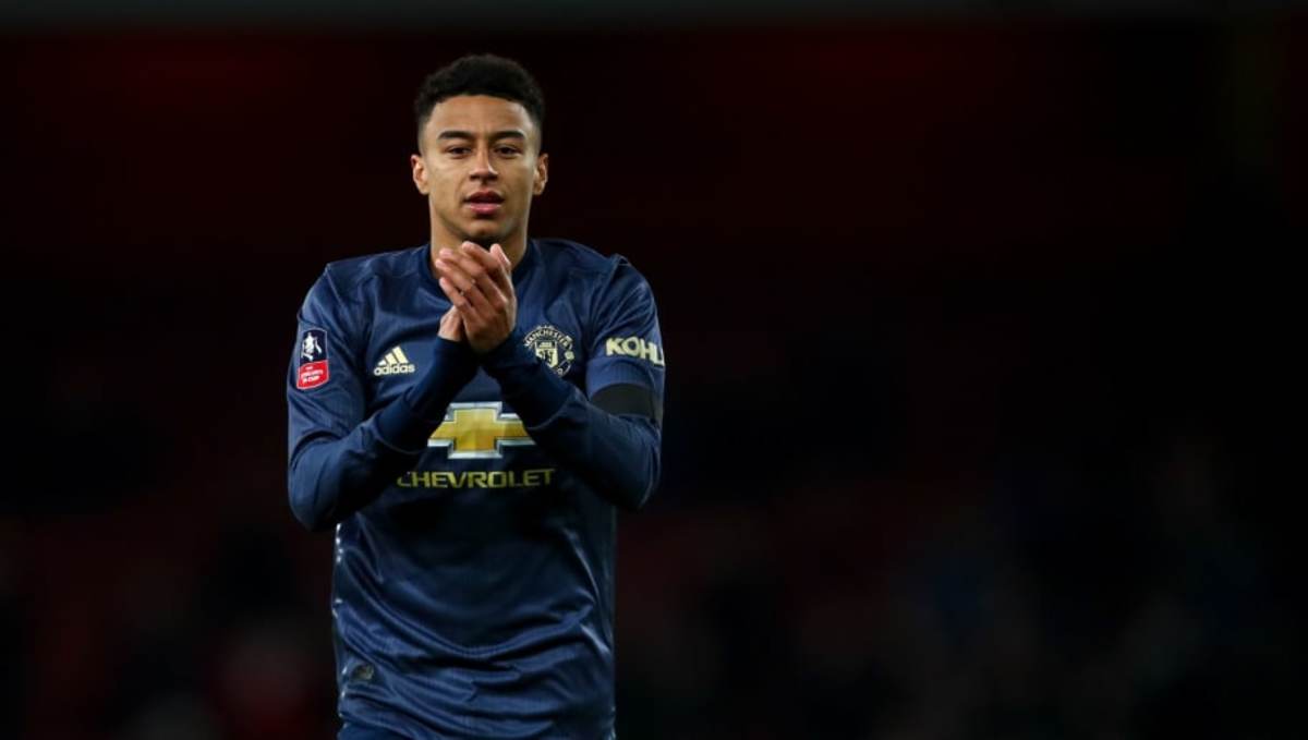 FA Open Investigation After Coin Thrown at Jesse Lingard in Man Utd's ...