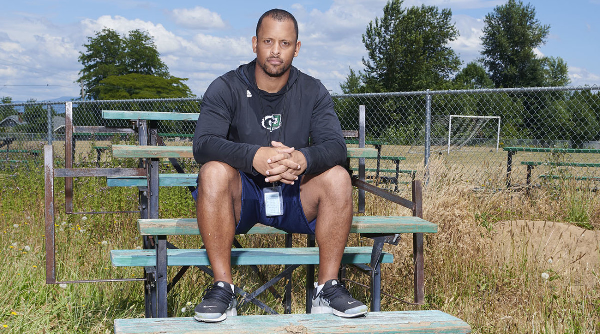 Keanon Lowe Awarded Congressional Medal of Honor Society's Citizen ...