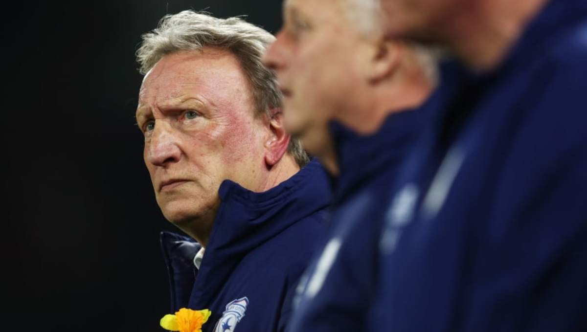 Neil Warnock Claims Referee Simon Hooper 'Admitted' Penalty Mistake in ...