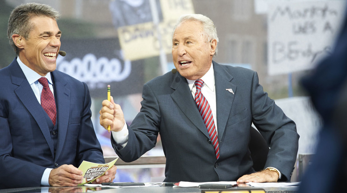 SI Media Podcast: Chris Fowler recalls 'College GameDay' when Lee Corso ...