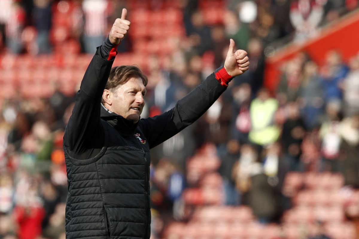 Southampton Line Up Club Record Bid for Leeds United Star Kalvin ...