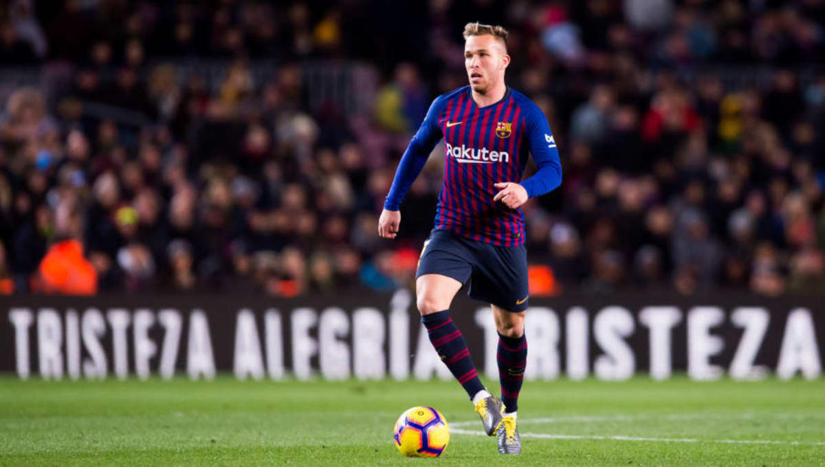 Arthur Returns to Barcelona Matchday Squad Ahead of Second Leg Against ...