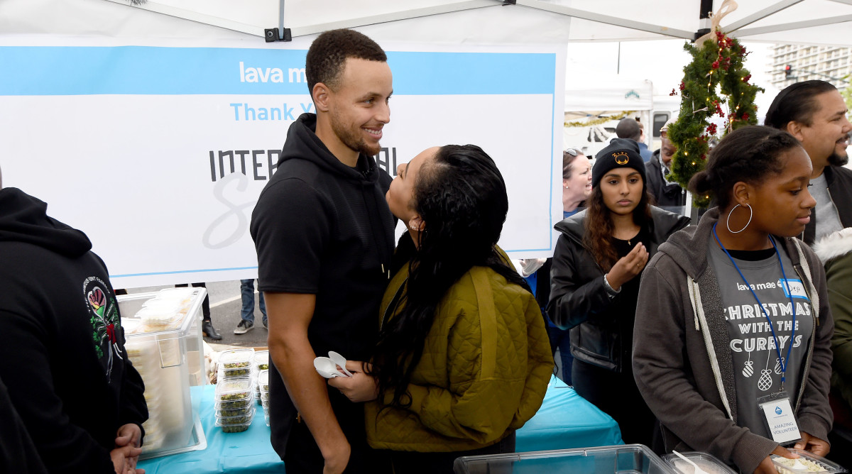 Steph Curry calls out haters who trolled Ayesha's dancing, restaurant ...
